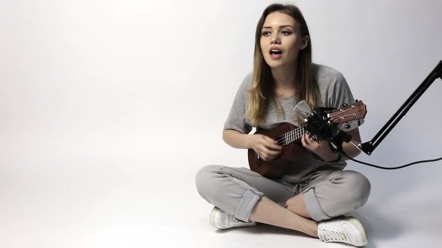 รูปภาพOculele – เลือกดูภาพถ่ายสต็อก เวกเตอร์ และวิดีโอ3 | Adobe Stock