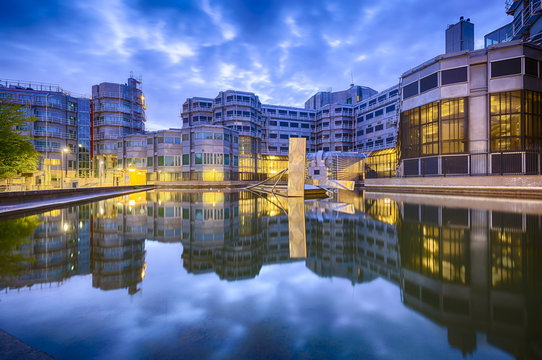 「Aivd」の写真素材 | 7件の無料イラスト画像 | Adobe Stock