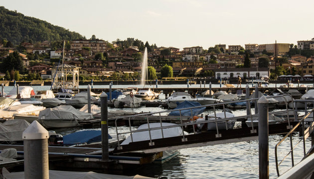 Paratico-Bilder: Stock-Fotos & -Videos. | Adobe Stock