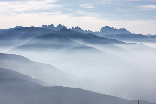 รูปภาพNebelig – เลือกดูภาพถ่ายสต็อก เวกเตอร์ และวิดีโอ14,118 | Adobe Stock