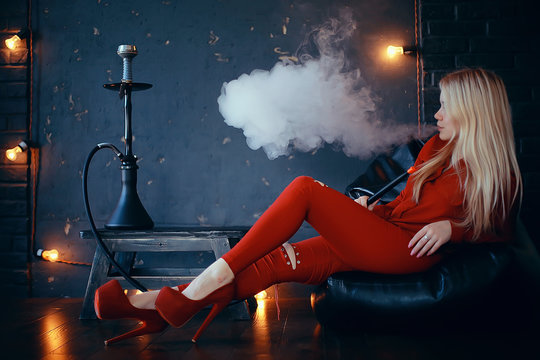 「Cigar.lingerie」の画像 - 962 件の Stock 写真、ベクターおよびビデオ | Adobe Stock