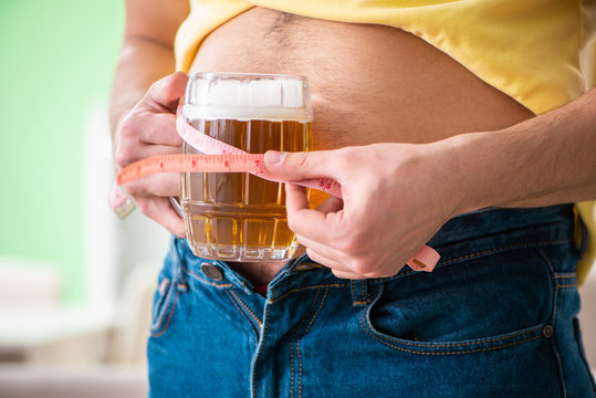 Bierbauch Bilder – Durchsuchen 37,318 Archivfotos, Vektorgrafiken und ...