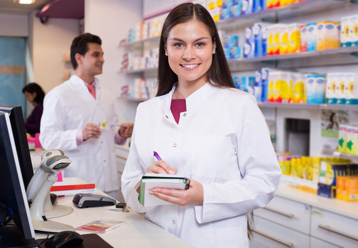 Pharmaceutist 이미지 – 찾아보기 2,759 스톡 사진, 벡터 및 비디오 | Adobe Stock