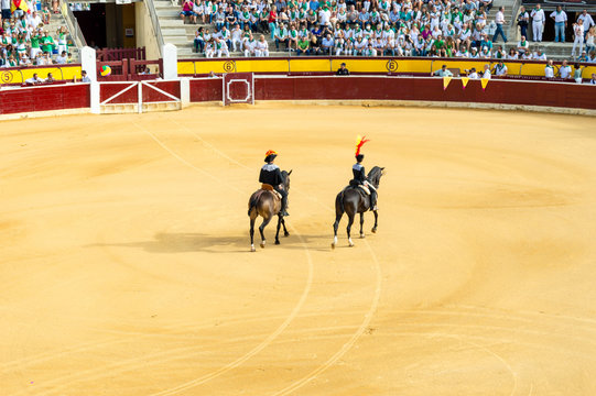 รูปภาพRejoneo – เลือกดูภาพถ่ายสต็อก เวกเตอร์ และวิดีโอ207 | Adobe Stock