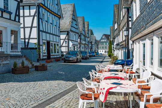 รูปภาพFreudenberg – เลือกดูภาพถ่ายสต็อก เวกเตอร์ และวิดีโอ940 | Adobe Stock