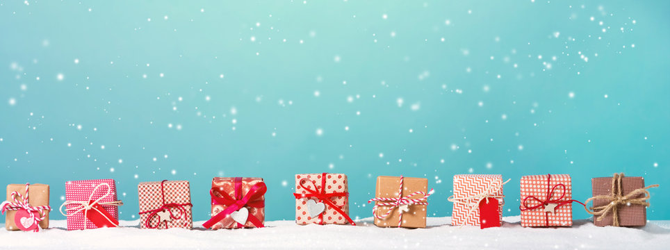 Free Gift Images – Browse 25,485 Free Stock Photos, Vectors, and Video ...