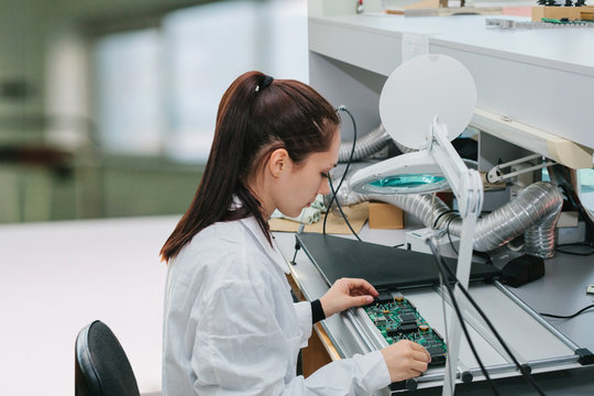 Assembling Images – Browse 1,036,376 Stock Photos, Vectors, and Video ...