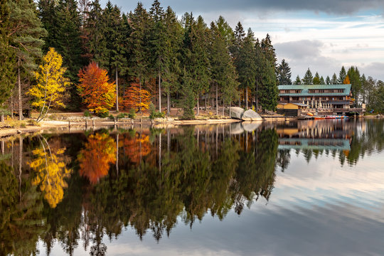 Fichtelsee bilder – Bläddra bland 381 stockfoton, vektorer och videor ...