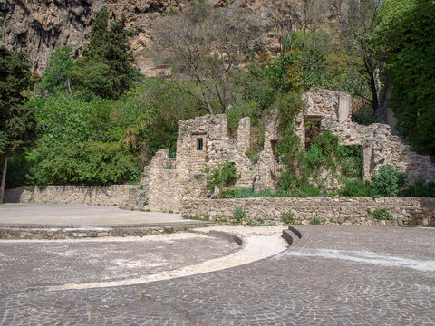 「Verdaille」の写真素材 | 40件の無料イラスト画像 | Adobe Stock