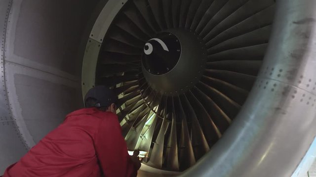 "Aircraft Maintenance Engineer" Images – Browse 186 Stock Photos ...