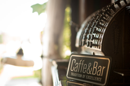 Kaffeekasse Bilder – Durchsuchen 1,812 Archivfotos, Vektorgrafiken und ...