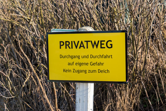 Privatweg Зображення — огляд 354 Стокові фото, векторні зображення й ...