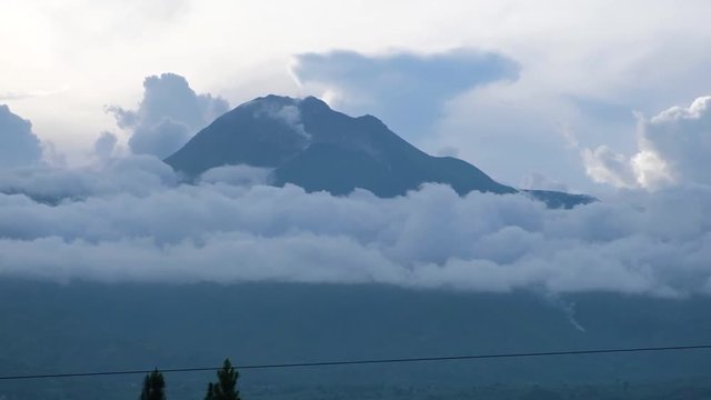 Imágenes de "Mt Apo": descubre bancos de fotos, ilustraciones, vectores ...
