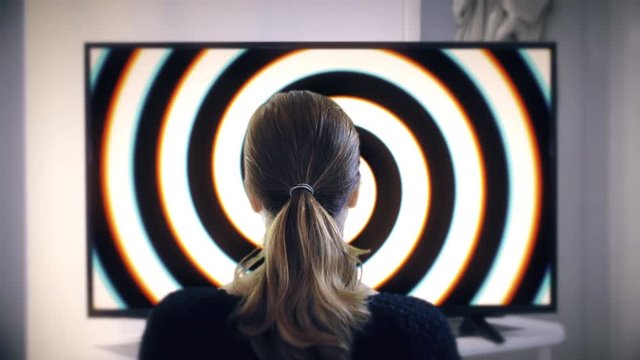 รูปภาพHypnotized – เลือกดูภาพถ่ายสต็อก เวกเตอร์ และวิดีโอ85,835 | Adobe ...