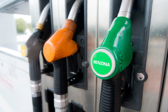 "Benzina Verde" Imagens – Procure 42 fotos, vetores e vídeos | Adobe Stock