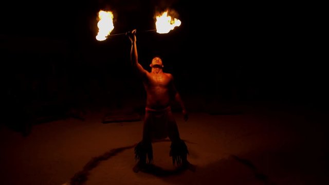 Fire-Eating Imagens – Procure 1,015 fotos, vetores e vídeos | Adobe Stock