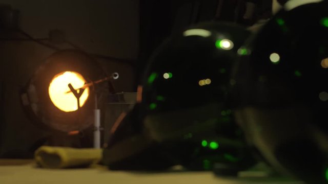 Lampworker bilder – Bläddra bland 165 stockfoton, vektorer och videor ...