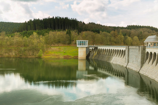 Listertalsperre Bilder – Durchsuchen 131 Archivfotos, Vektorgrafiken ...