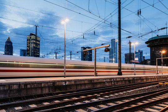 Wienerli Bilder – Durchsuchen 10,221 Archivfotos, Vektorgrafiken und ...