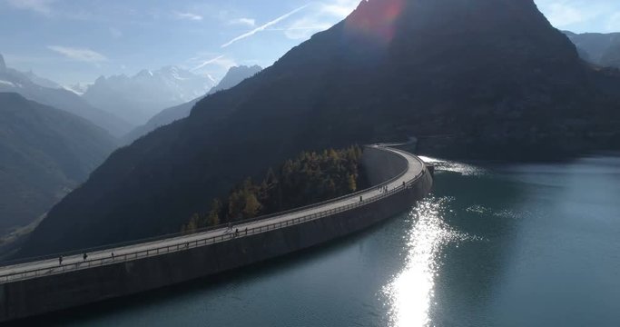 Barrage Bilder – Durchsuchen 50,220 Archivfotos, Vektorgrafiken und ...