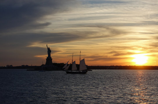 Vascello Bilder – Durchsuchen 484 Archivfotos, Vektorgrafiken und ...