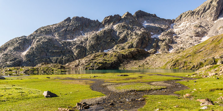 Imágenes de Ibón: descubre bancos de fotos, ilustraciones, vectores y ...