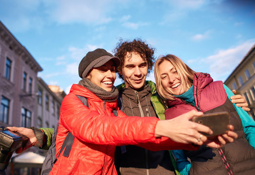 36 BEST Lauhg IMAGES, STOCK PHOTOS & VECTORS | Adobe Stock
