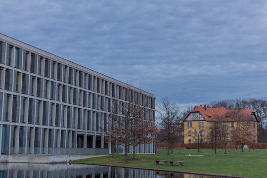 รูปภาพBundesarbeitsgericht – เลือกดูภาพถ่ายสต็อก เวกเตอร์ และวิดีโอ325 ...