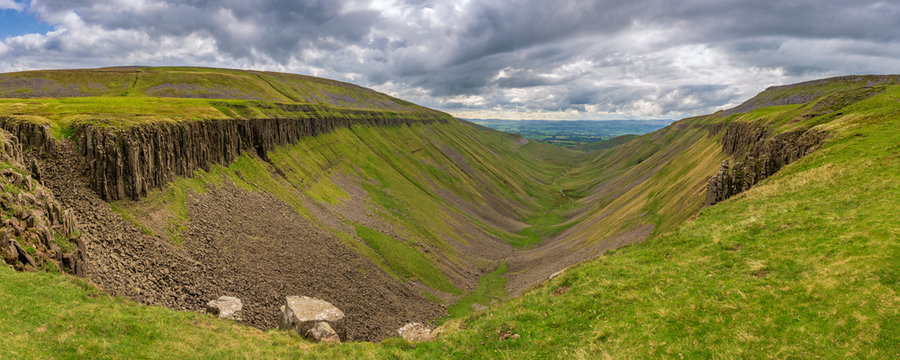 Trogtal Bilder – Durchsuchen 2,445 Archivfotos, Vektorgrafiken und ...