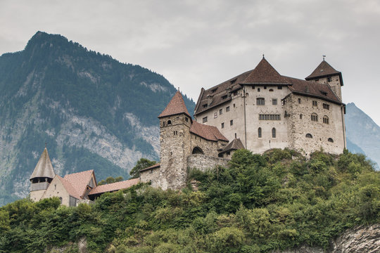 Balzer Bilder – Durchsuchen 727 Archivfotos, Vektorgrafiken und Videos ...