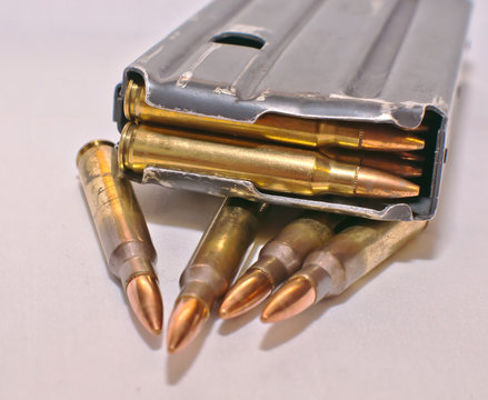 Afbeeldingen over "Four Bullets" – Blader in stockfoto's, vectoren en ...