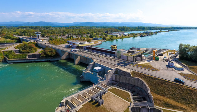 Laufwasserkraftwerk-Bilder: Stock-Fotos & -Videos. | Adobe Stock