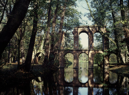 Akwedukt Images – Browse 529 Stock Photos, Vectors, and Video | Adobe Stock