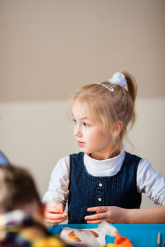 Educatin Bilder – Durchsuchen 110 Archivfotos, Vektorgrafiken und ...