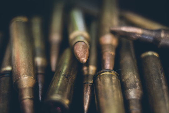 รูปภาพProjectile – เลือกดูภาพถ่ายสต็อก เวกเตอร์ และวิดีโอ117,239 ...