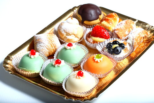 Pasticcini Bilder – Durchsuchen 4,070 Archivfotos, Vektorgrafiken und ...