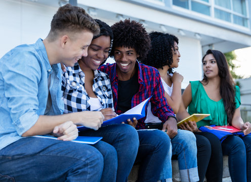 รูปภาพAustauschstudent – เลือกดูภาพถ่ายสต็อก เวกเตอร์ และวิดีโอ85 ...