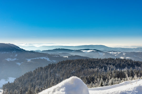 Nordschwarzwald Bilder – Durchsuchen 3,826 Archivfotos, Vektorgrafiken ...