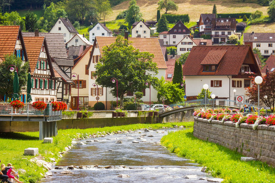 รูปภาพKinzigtal – เลือกดูภาพถ่ายสต็อก เวกเตอร์ และวิดีโอ2,164 | Adobe Stock