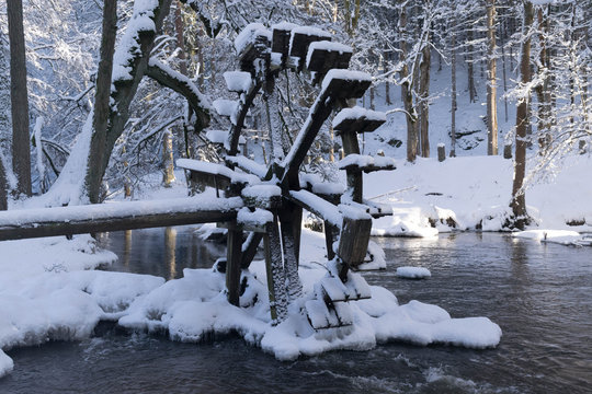 รูปภาพWasserrad – เลือกดูภาพถ่ายสต็อก เวกเตอร์ และวิดีโอ1,897 | Adobe Stock