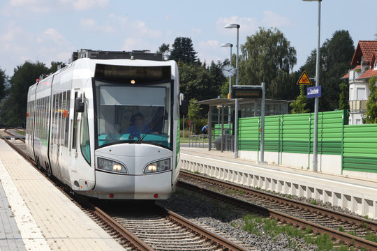 Regiotram Bilder – Durchsuchen 564 Archivfotos, Vektorgrafiken und ...