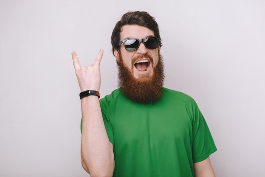 รูปภาพUpbeat – เลือกดูภาพถ่ายสต็อก เวกเตอร์ และวิดีโอ29,459 | Adobe Stock