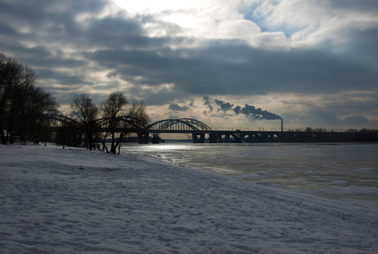 「Dniepr」の画像 - 817 件の Stock 写真、ベクターおよびビデオ | Adobe Stock