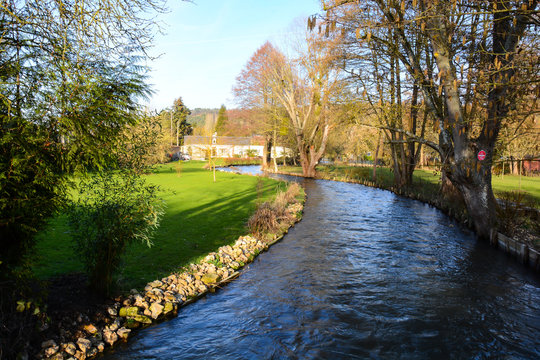 รูปภาพIton – เลือกดูภาพถ่ายสต็อก เวกเตอร์ และวิดีโอ150 | Adobe Stock