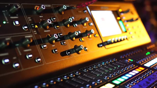 "Sound Console"-Bilder: Stock-Fotos & -Videos. | Adobe Stock