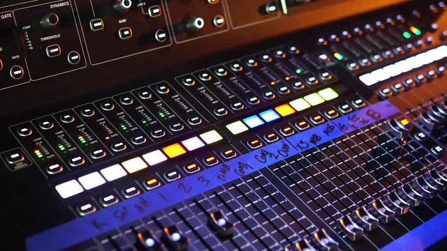 "Sound Console"-Bilder: Stock-Fotos & -Videos. | Adobe Stock