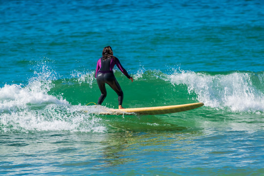 「Surfeuse」の画像 - 917 件の Stock 写真、ベクターおよびビデオ | Adobe Stock