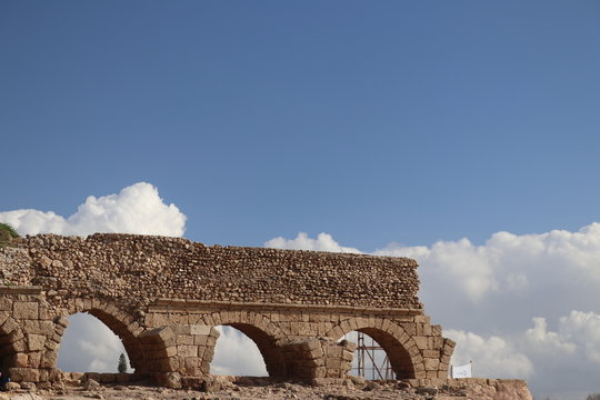 Akwedukt Images – Browse 468 Stock Photos, Vectors, and Video | Adobe Stock