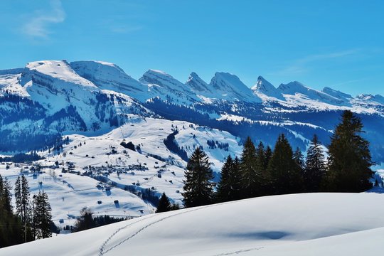 รูปภาพChurfirsten – เลือกดูภาพถ่ายสต็อก เวกเตอร์ และวิดีโอ5,328 | Adobe ...