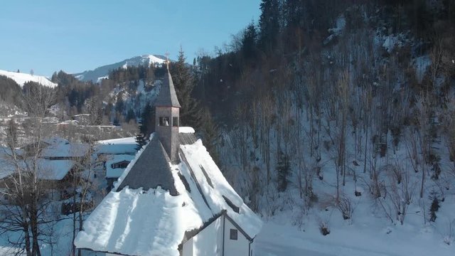 Hopfgarten bilder – Bläddra bland 203 stockfoton, vektorer och videor ...